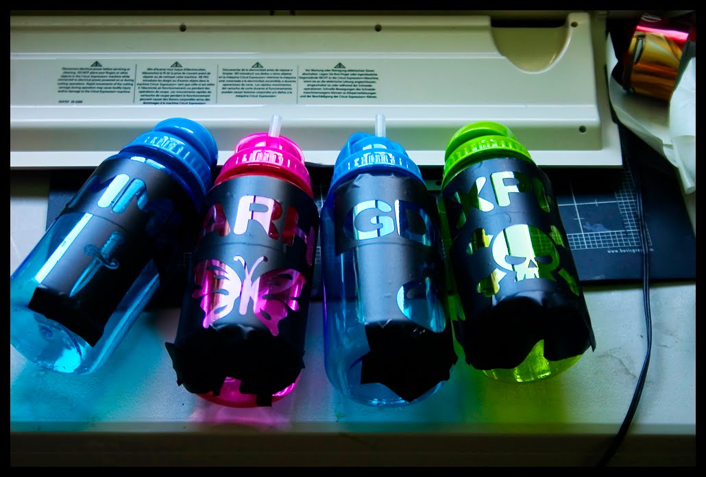 Craftastical!: Tutorial: Funky Kids' Water Bottles