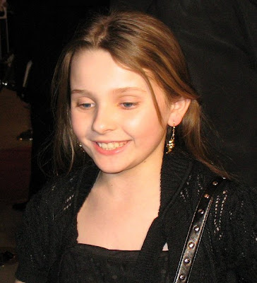 choosing wallpaper: American teen actress Abigail Breslin's photo gallery