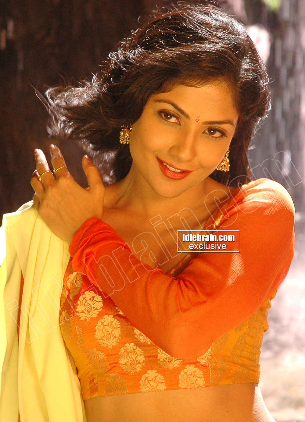 STYLE OF AMERICA Hot Desi Masala Pics Of Actress KAMALINI MUKERJEE style-of-america-hot-desi-masala-pics-of-actress-kamalini-mukerjee