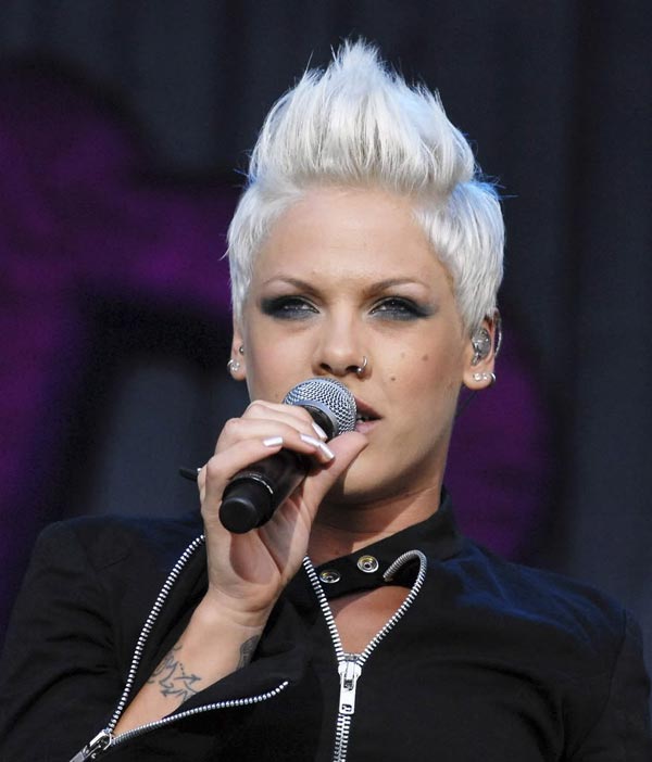 cinema wallpapers: Beautiful Pop Music Celebrities