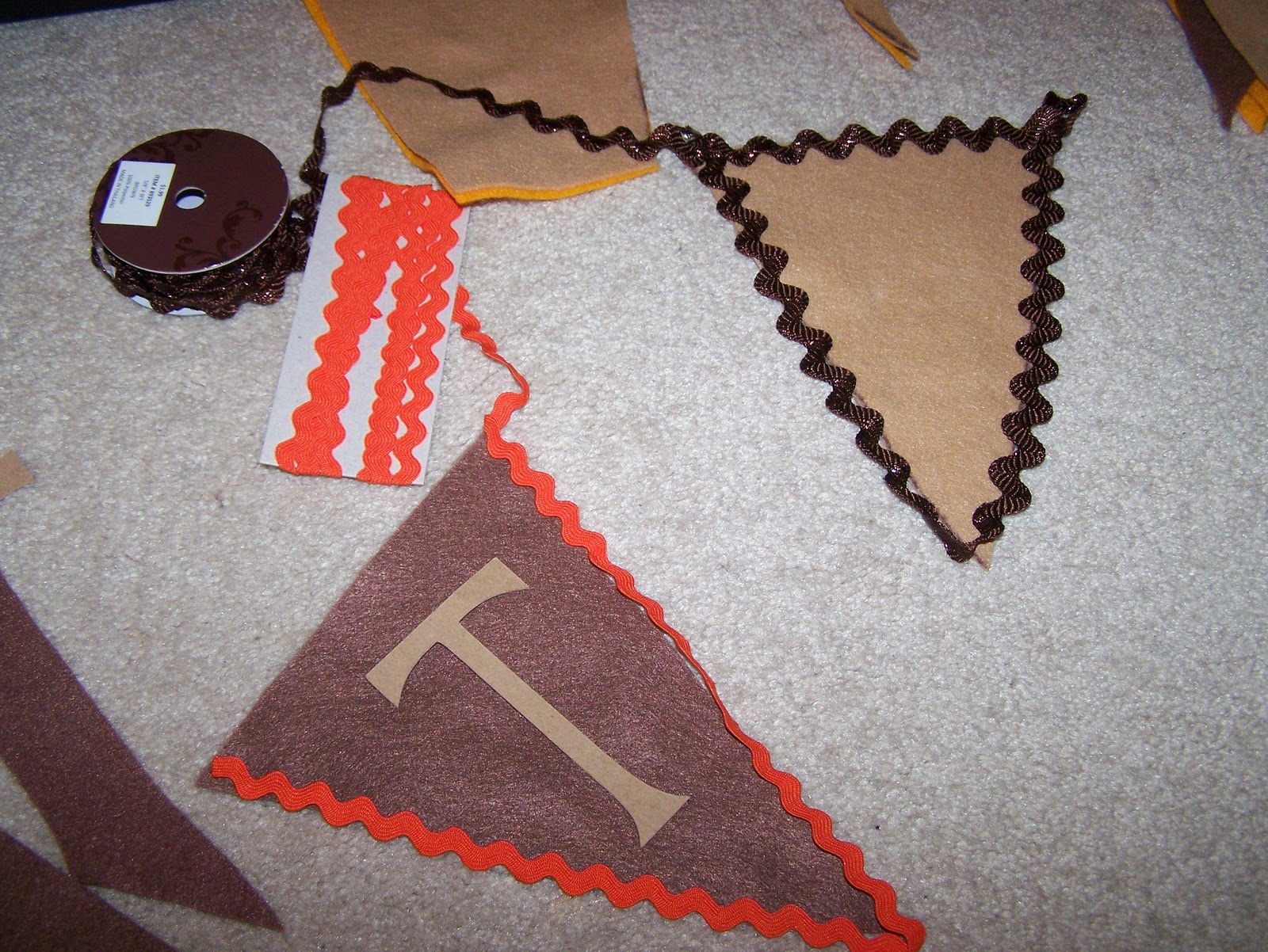 Fall Mantle and Thanksgiving {Felt} Banner | Simple.Beautiful.Life.