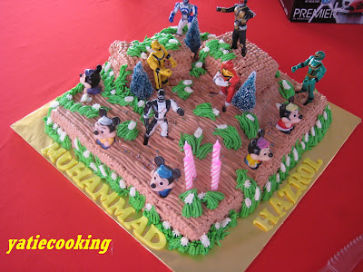 Yatie's Cooking: KEK DENGAN CARTOON CHARACTERS