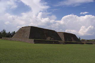 MÉXICO: Las Yácatas.
