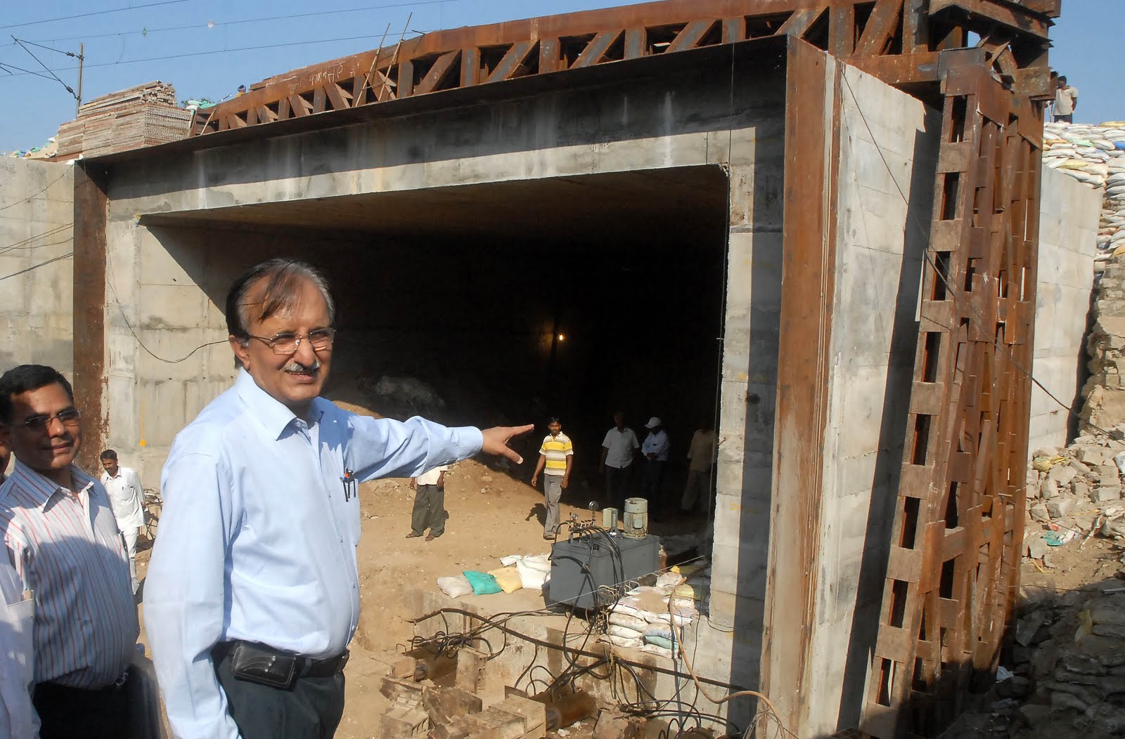 A Suresh Kumar - Photo Journalist: BOX PUSHING