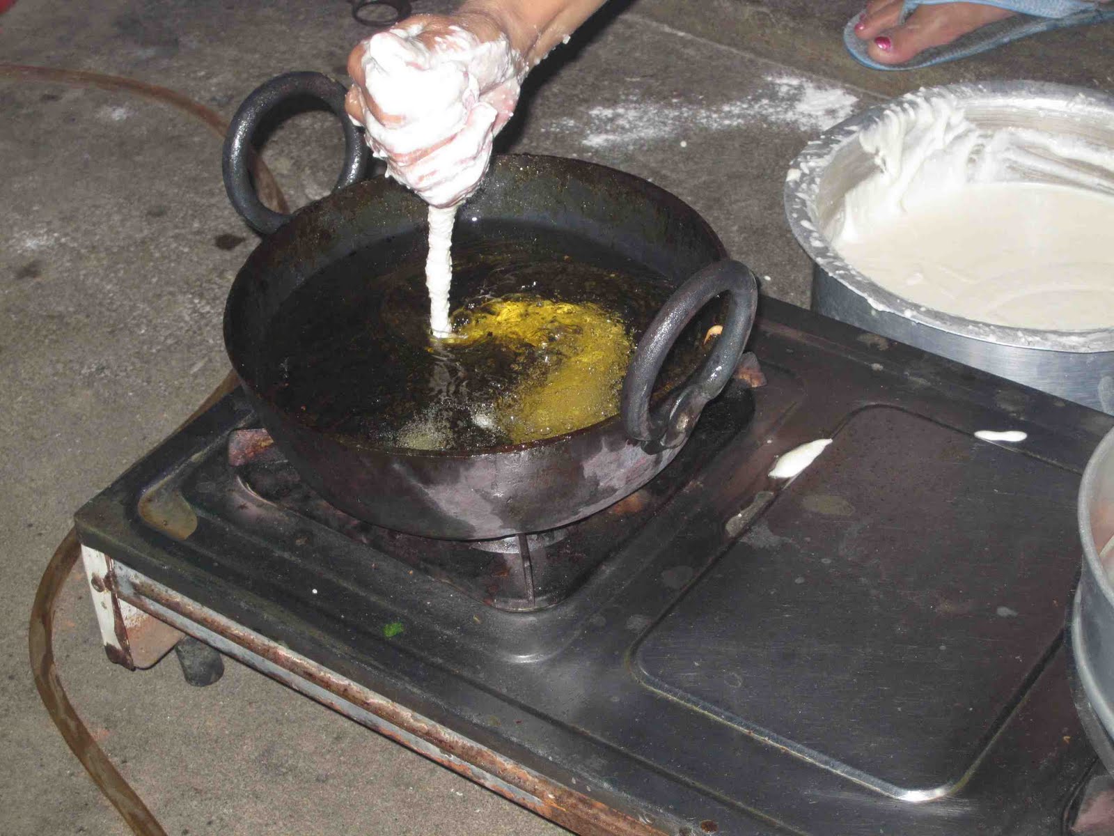 lozguistics: Tihar: Sel Roti