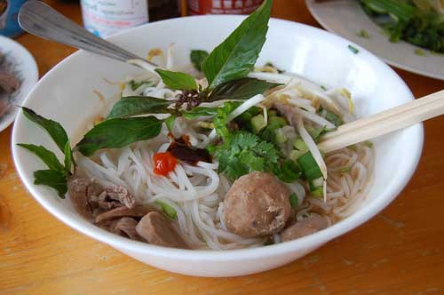 Hmong Can Cook: Lazy Pho (Beef Noodle Soup)