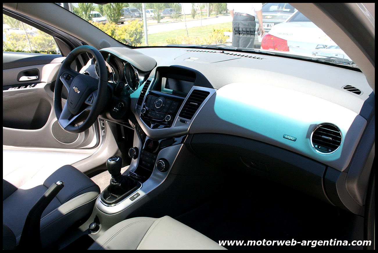 Lanzamiento Chevrolet Cruze - Motorweb Argentina