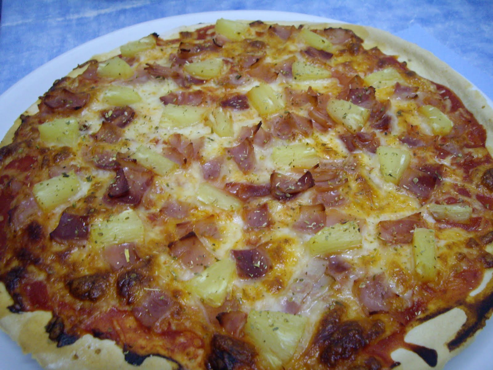 MIS RECETAS DE COCINA: PIZZA TROPICAL: JAMÓN DULCE Y PIÑA