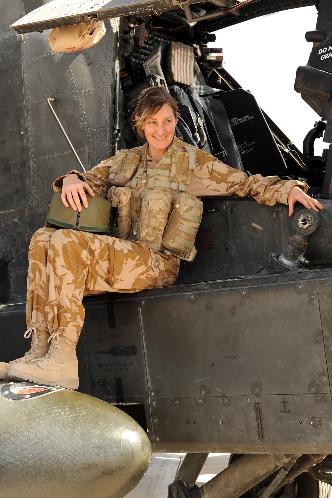 Helmand Blog - Afghanistan: CAPTAIN JO GORDON – APACHE ATTACK ...