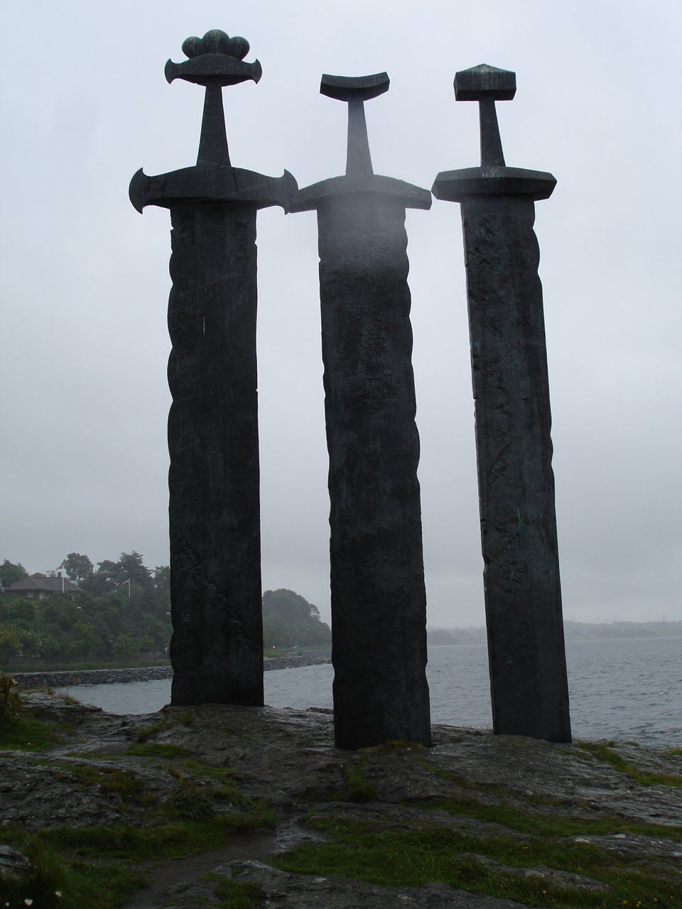 Atreya Rocks: Norway: Stavanger: Sverd i Fjell (3 Swords)