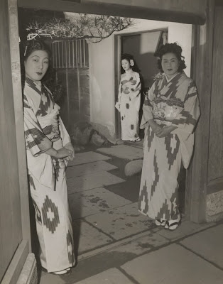 sighsandwhispers: Pan Pan Girls in Postwar Japan