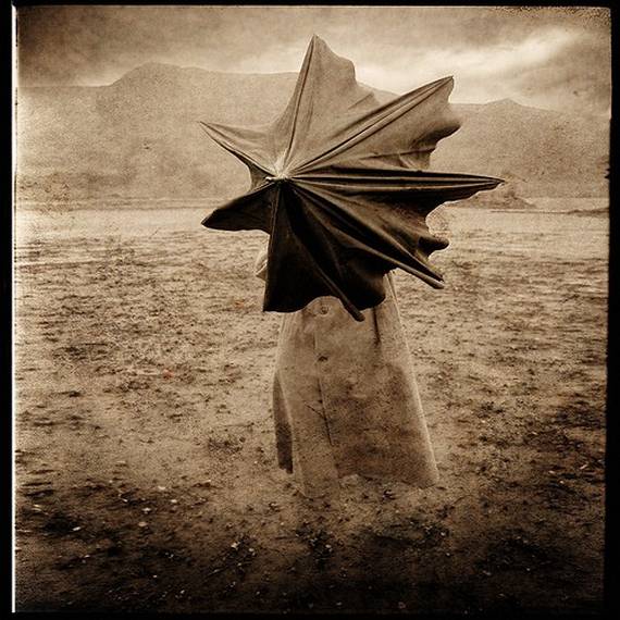 PICTURE BUGS: Strange Photos