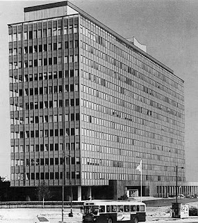 La Vie Urbaine - Everyday Urban Life: La Défense + Jacques Gréber