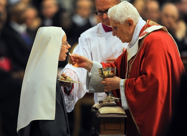 Southern Fried Catholicism Blog: Giving Eucharist a Hand