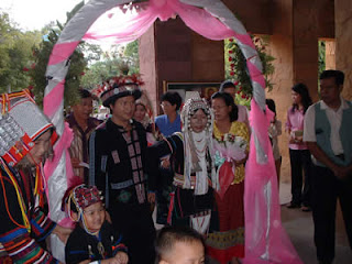 Akha Hill Tribe Products Chiang Mai: 7 Chiang Mai Akha Couples marry