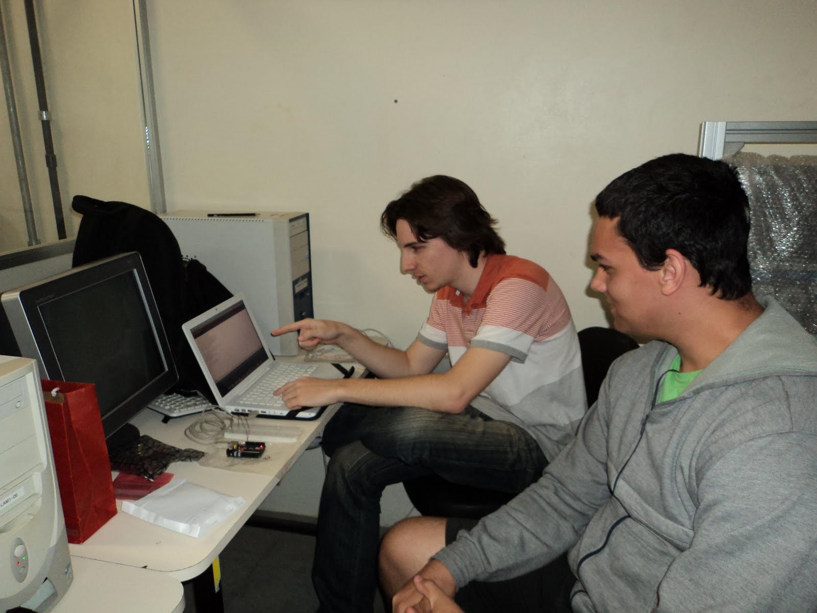 Brasilrobotics: Mini-curso Arduino para Iniciantes