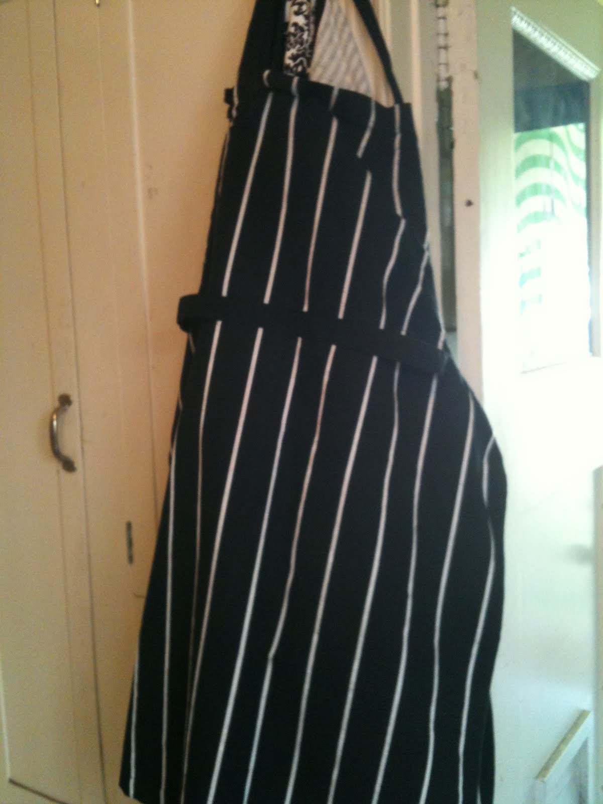 The Apron | dine & devour