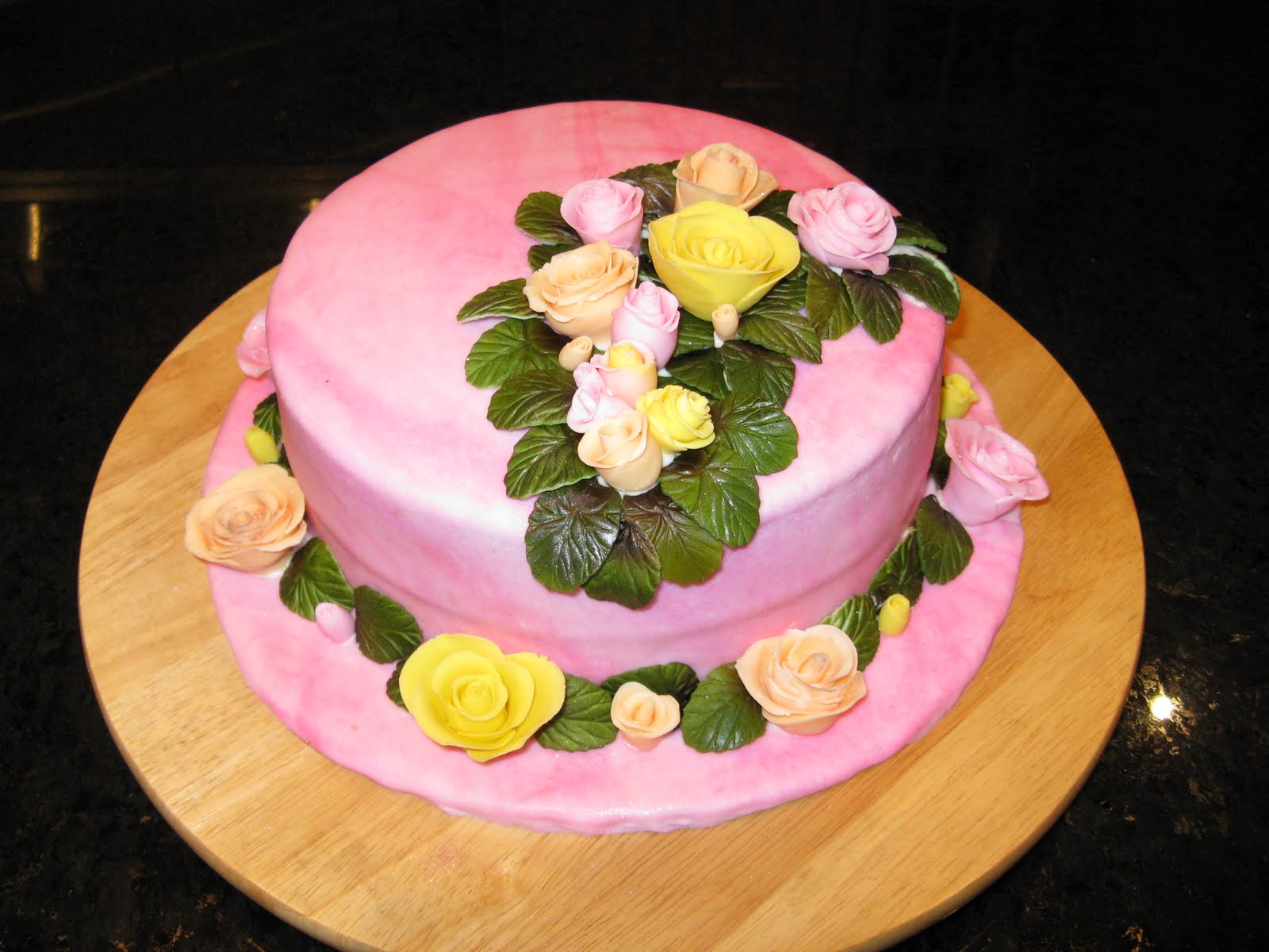 Gâteaux Design: Gâteau avec roses en sucre / Sugar roses cake