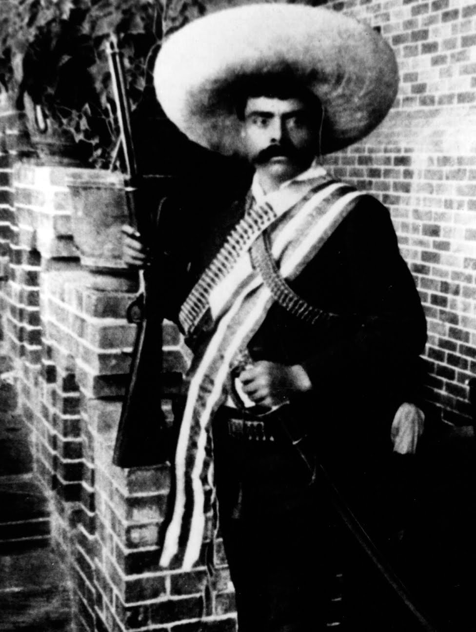 STUNAM PREPA 8: ANIVERSARIO LUCTUOSO DE EMILIANO ZAPATA