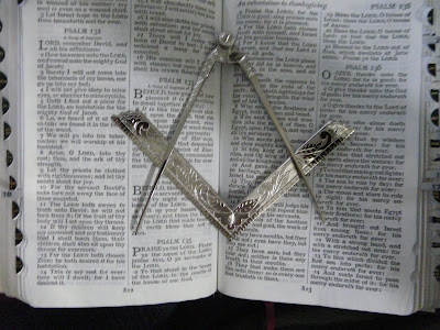Masonic Thoughts: Square and Compass 8/6/08