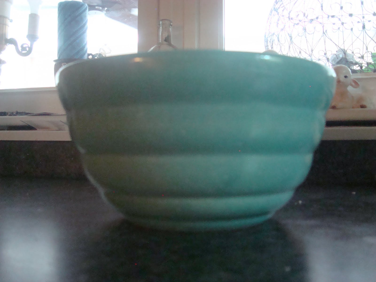 tin and sparkle: Vintage Thingie Thursday-Vintage bowls