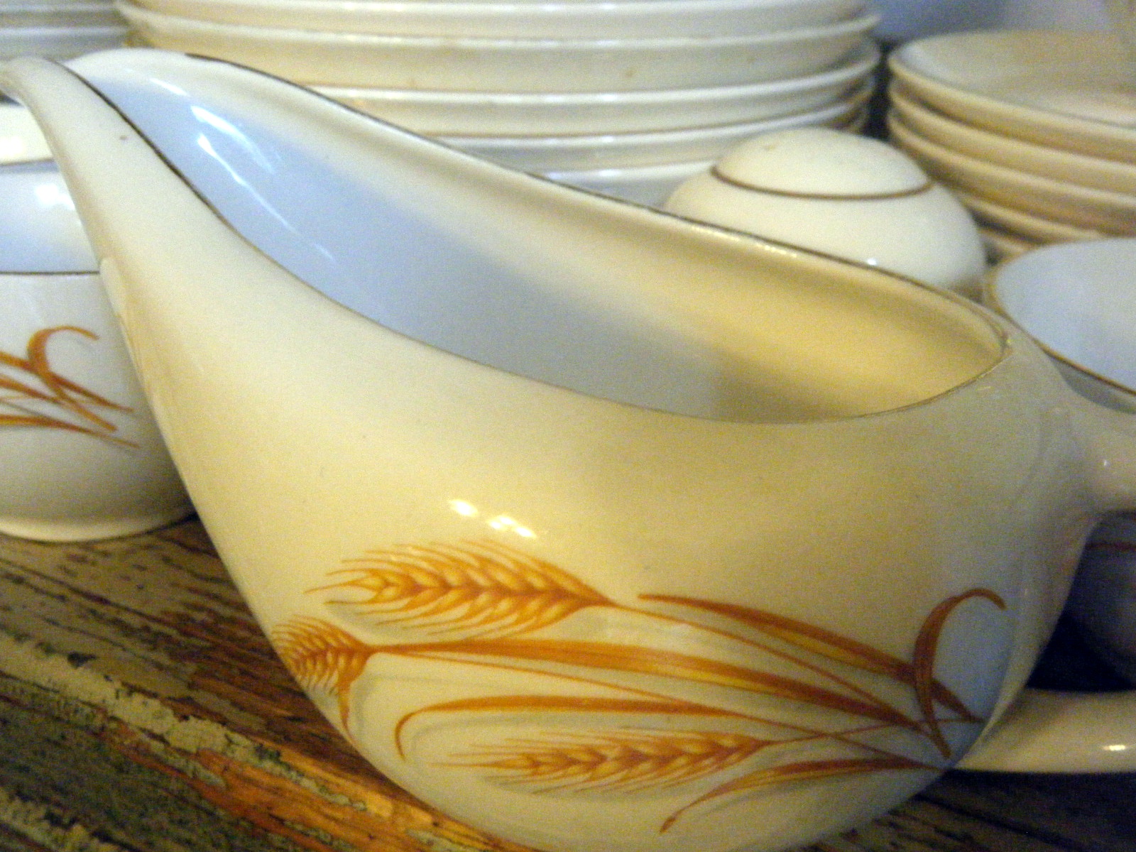 Golden Wheat Dishes 22 Karat Made In Usa
