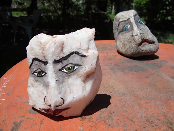 CARAS DE PIEDRA