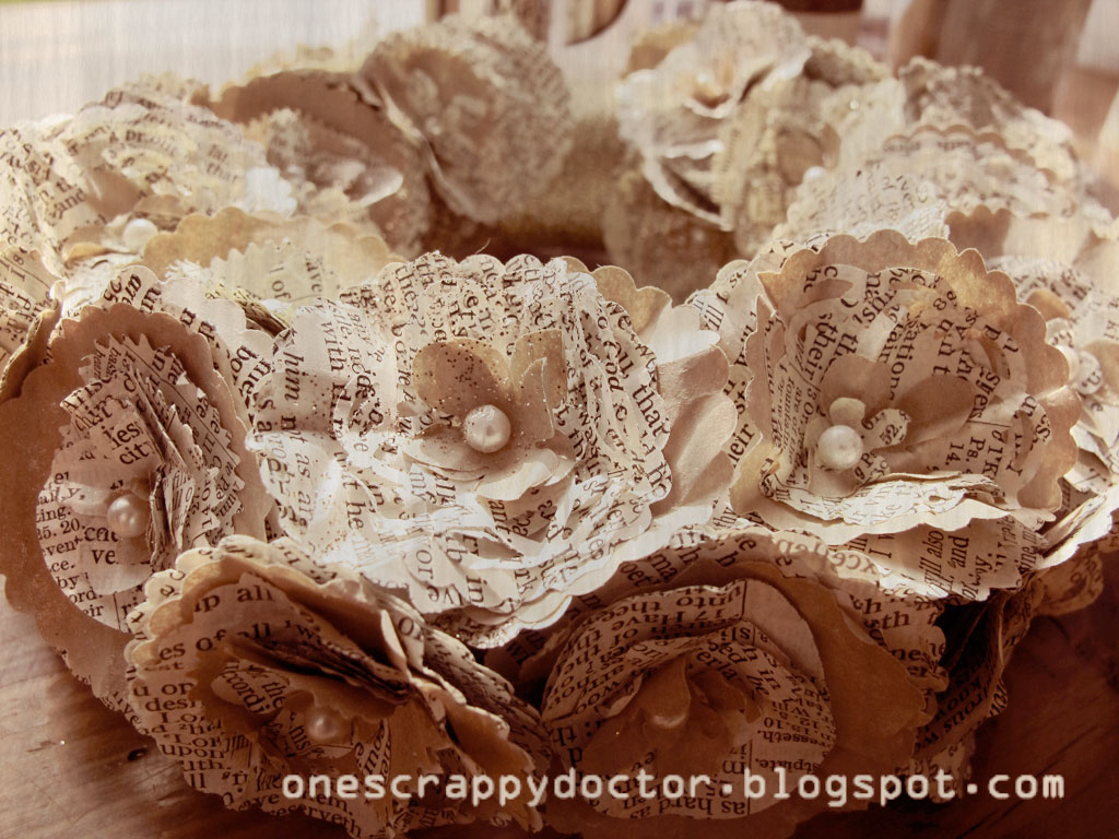 One Scrappy Doctor: Recycled Christmas: vintage paper wreath