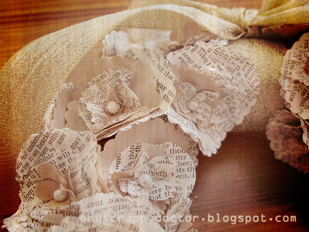 One Scrappy Doctor: Recycled Christmas: vintage paper wreath