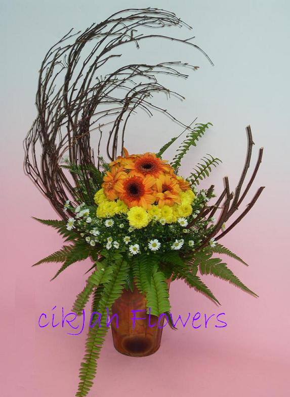 .. cikjahonlineflowers: The Different Looks of 'Crescent' Design