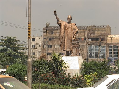 happy lagosian: Obafemi Awolowo Statue, Ikeja