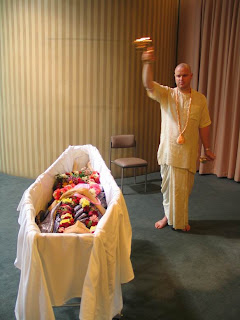 Gopali devi dasi: Gopali's last rite