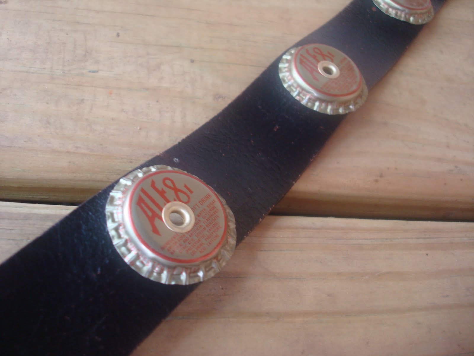 ~all things pink & crafty...: ~Bottle cap belts