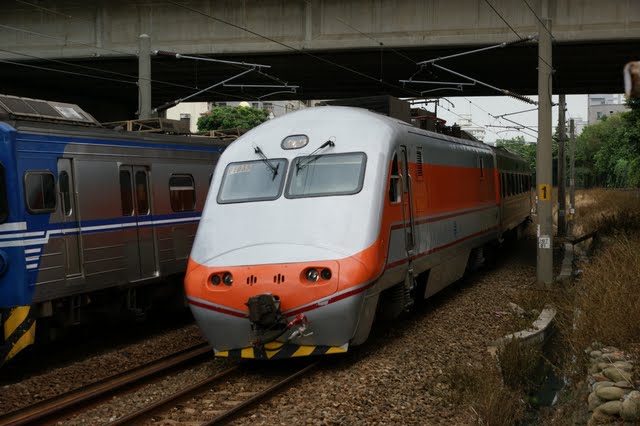 Blair's 鐵道攝影: E1035推拉式電力機車 / TRA E1035 Push-Pull Electric locomotive