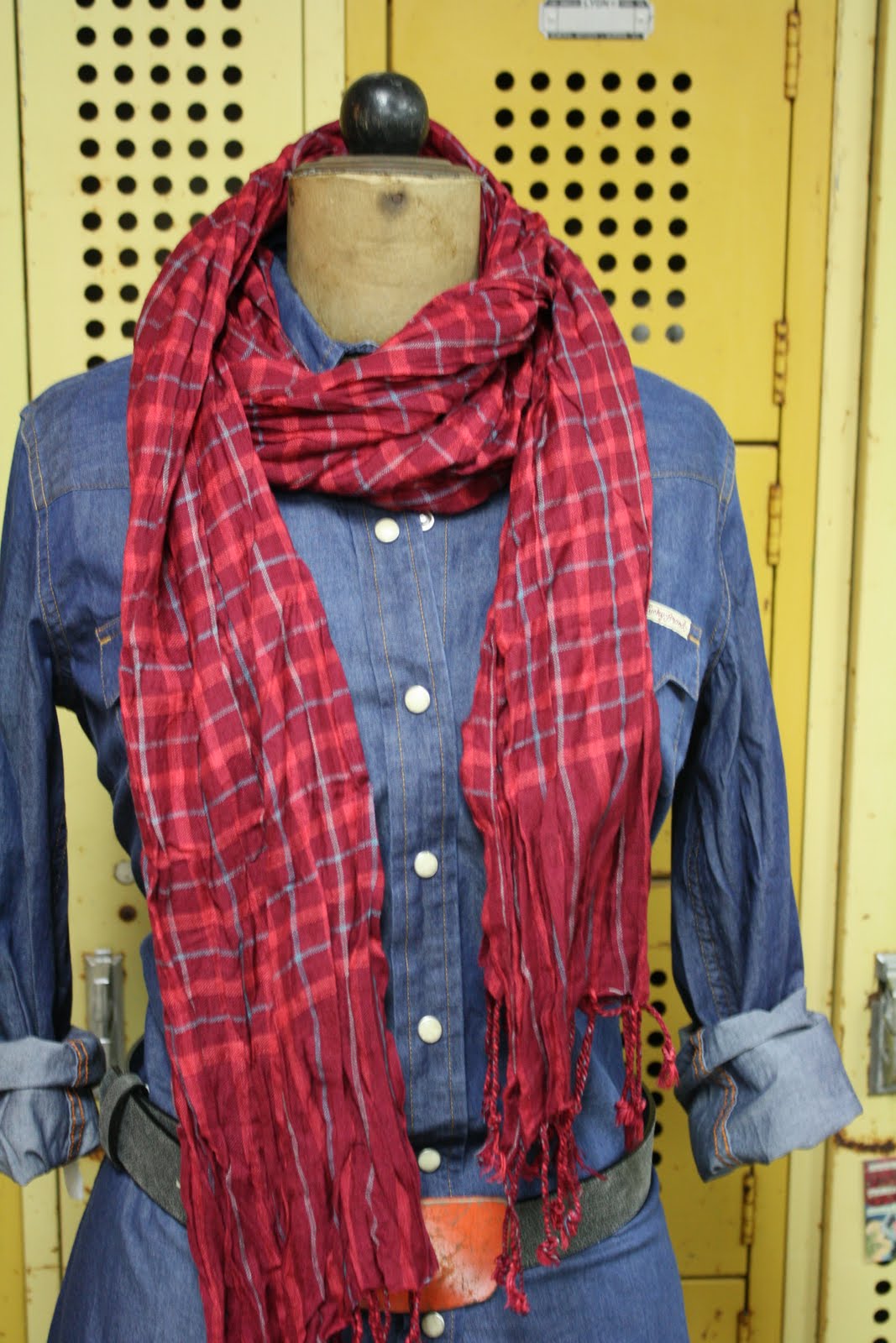 sticks and stones: How to tie your scarf - a tutorial.