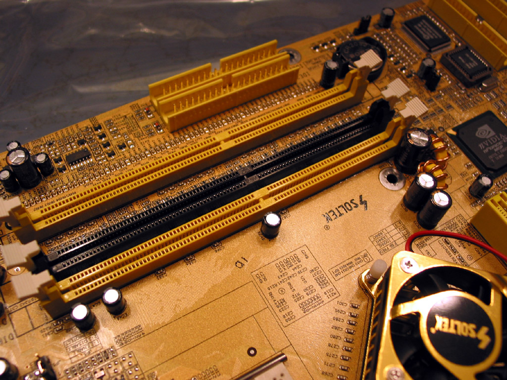 Adnan Mulya: KOMPONEN CPU (Central Processing Unit)