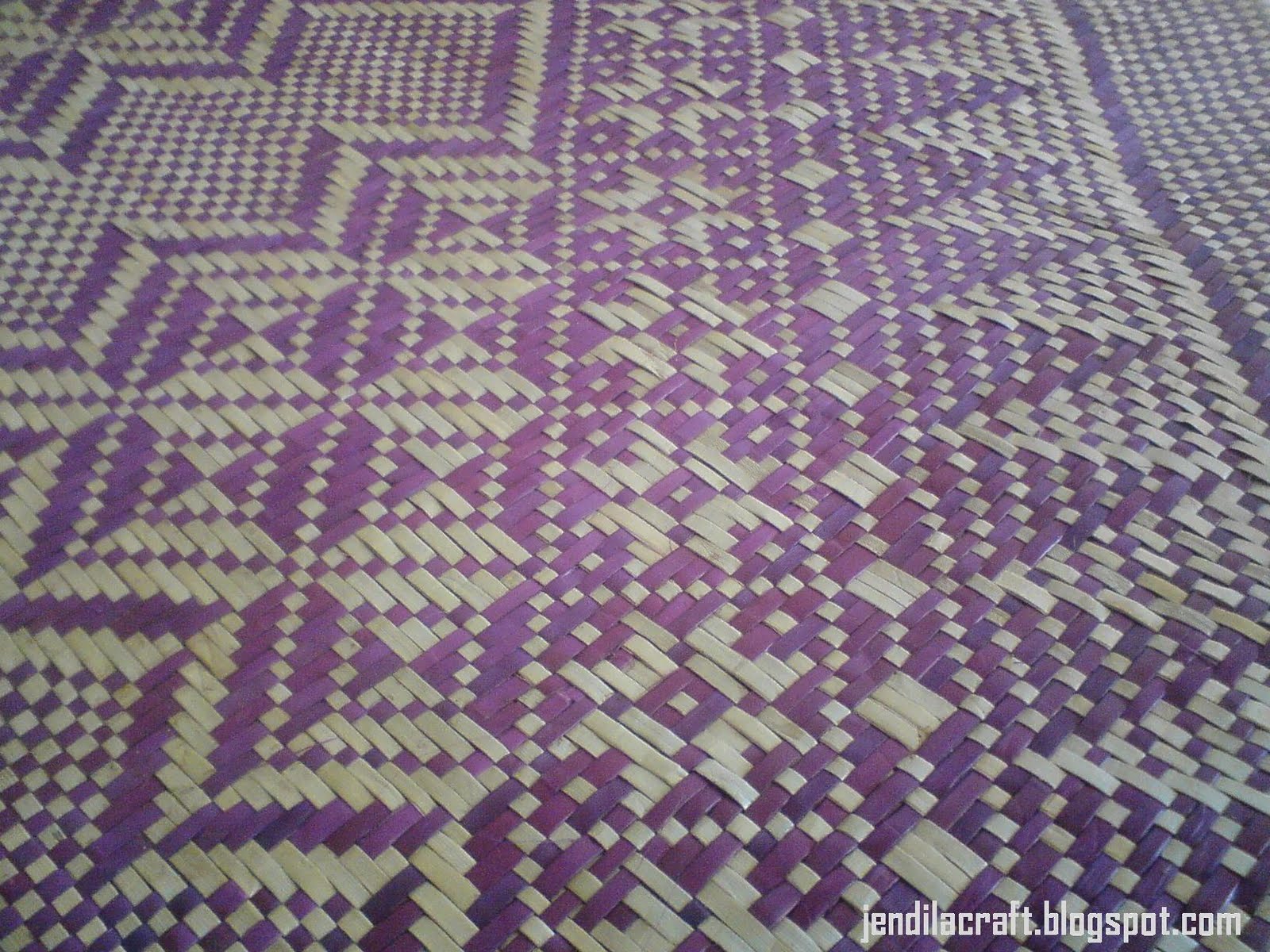 Mengkuang: Tikar mengkuang kelarai (TKM 005)
