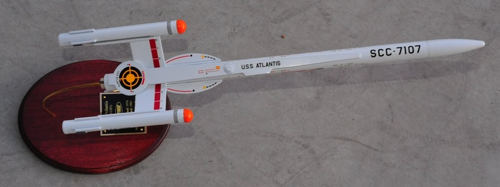 SpaceModeling: U.S.S. Atlantis - Pictures of the completed model.