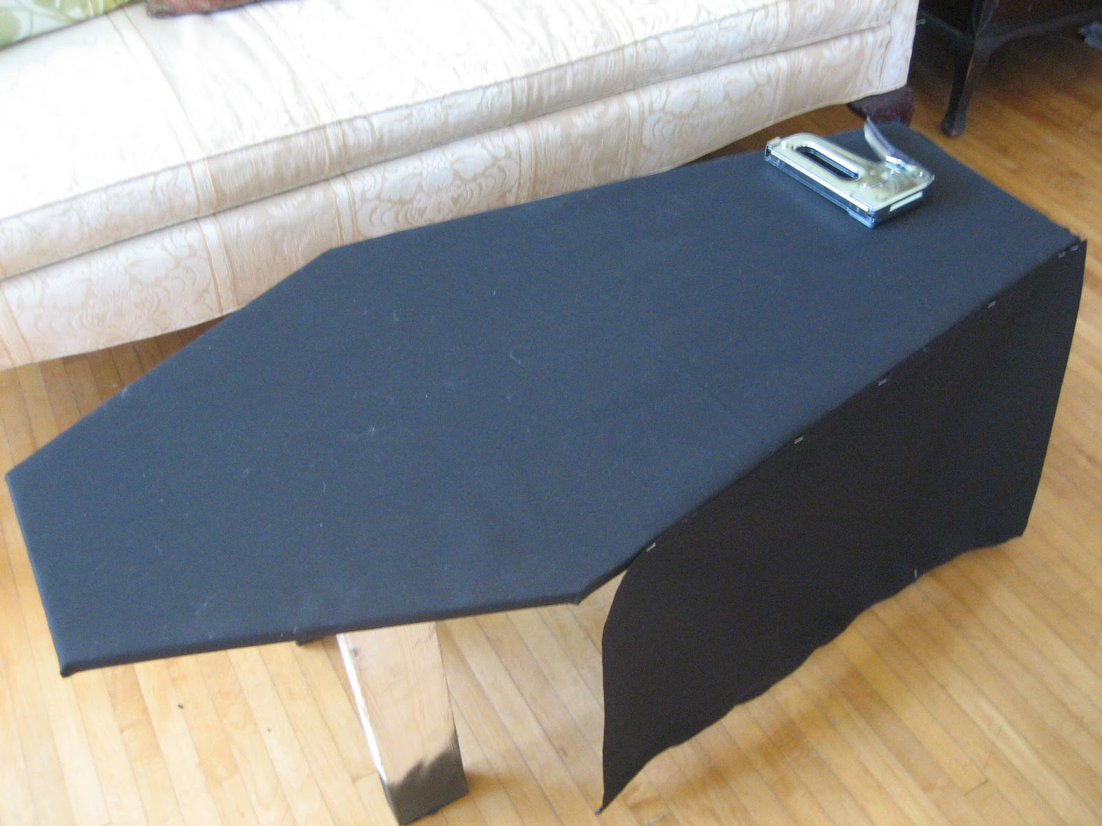 Le Beau Paon Victorien: This & That: Halloween Decor; Coffin Coffee ...