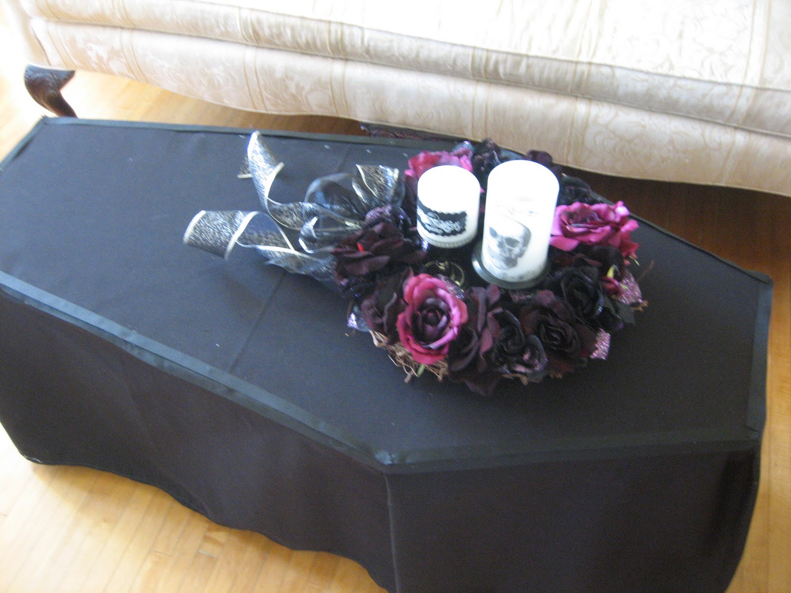 Le Beau Paon Victorien: This & That: Halloween Decor; Coffin Coffee ...