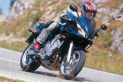 MOTO: Yamaha FZ6 Standard