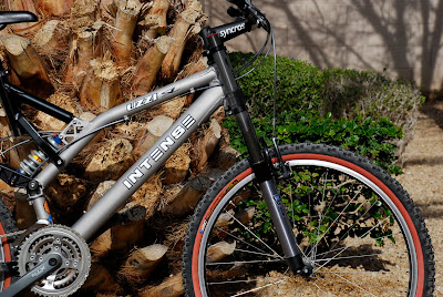 Mountain Bikes: Intense Uzzi SL-Brand New