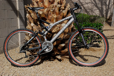 Mountain Bikes: Intense Uzzi SL-Brand New