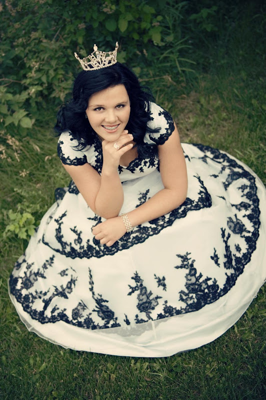 Shar's Snapshots: Emily. Queen Pictures.