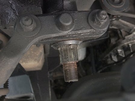 Land Rover 200 Tdi Defender owner: Replacing the Steering Box drop arm ...