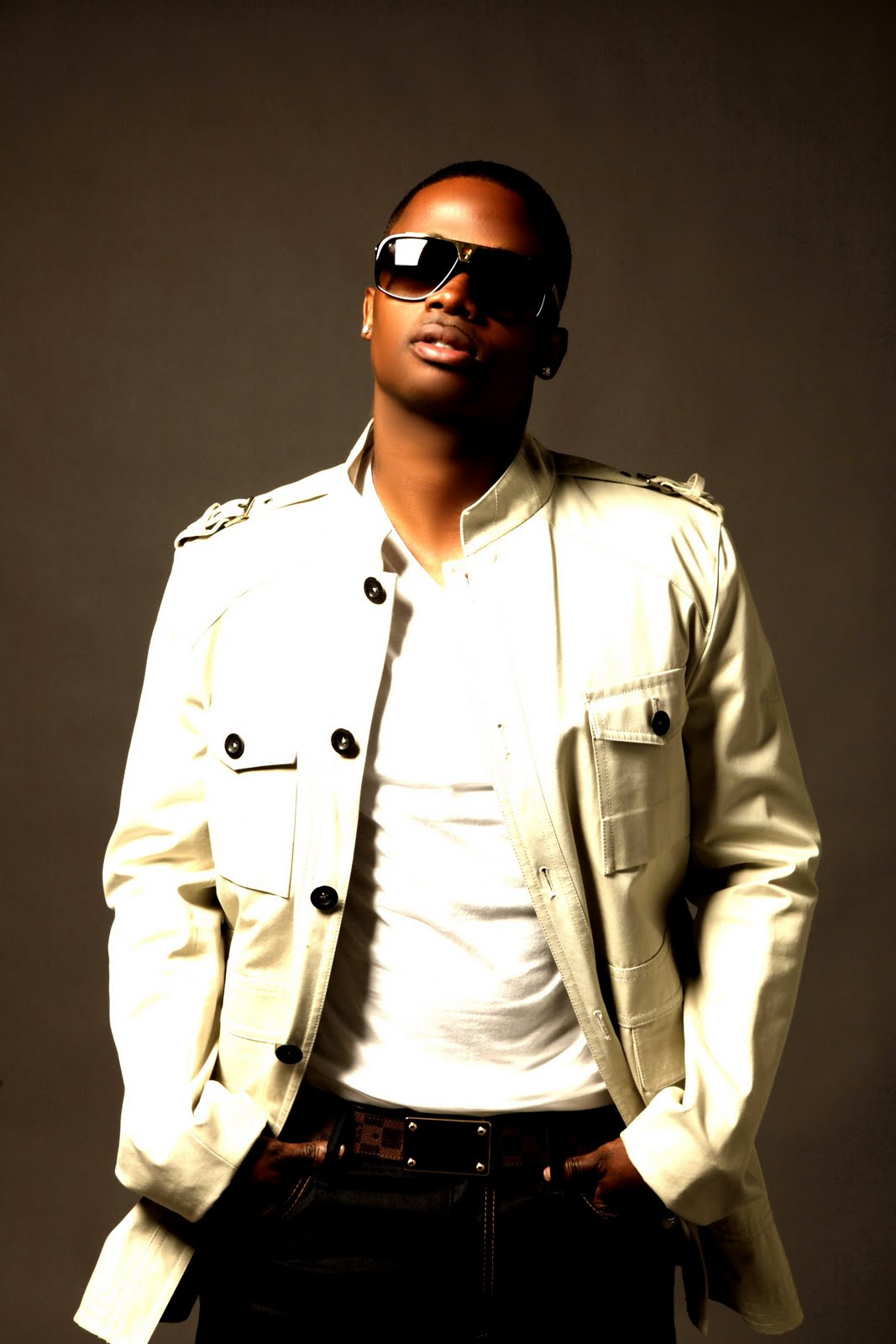 ONYX SIXX: [HOT OR NOT] RAZAH FEATURING SHEEK LOUCH - HEARTBREAKER OF ...