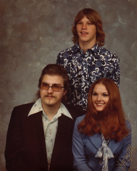 ThinkHammer: This is Total frickin' awesomeness from Olan Mills