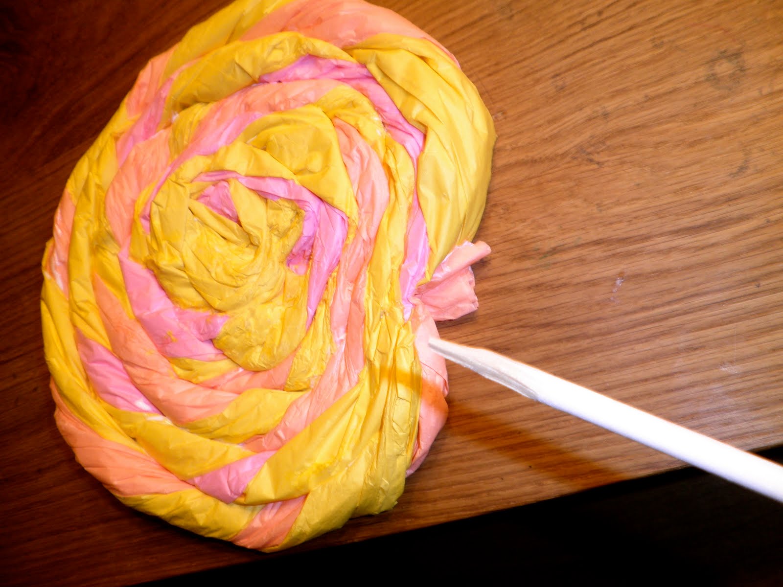 My Leisure... My Life: Giant Lollipop Tutorial