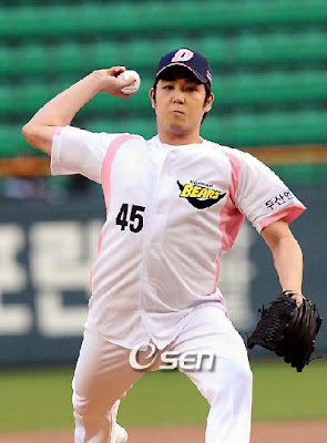 { DBSJ Heaven }: [PHOTOS] Kangin Ditches Suju for Baseball??