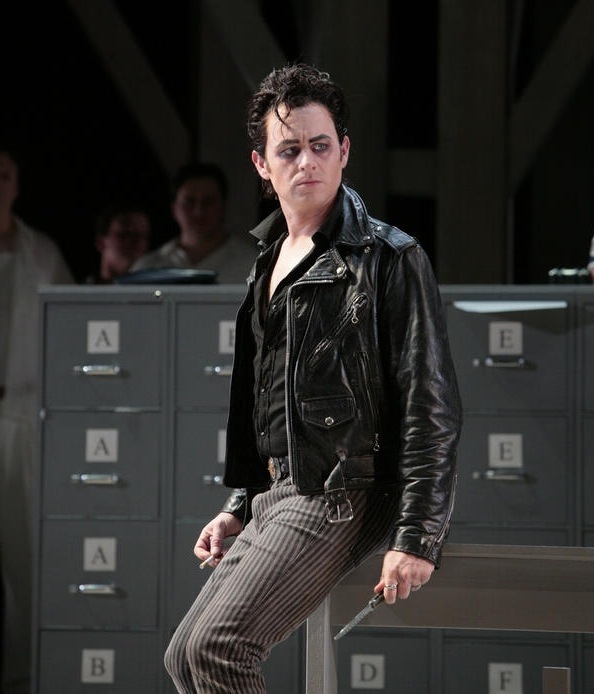 Shirtless Opera Singers: Battle of the Bulge: Ryan MacPherson